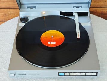 ≥ Universum - F2536 - Tangential Linear Tracking Platenspeler ...