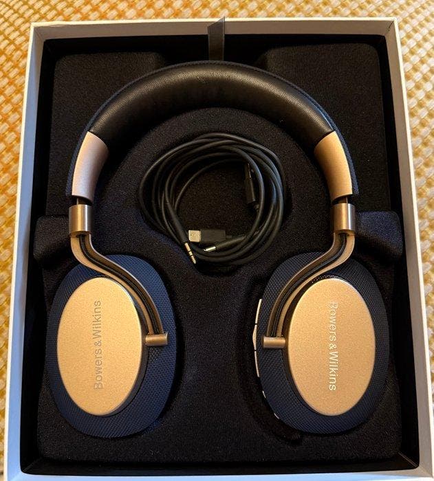 ≥ Bowers & Wilkins - PX Hoofdtelefoon (a1526705020) — Radio's — Marktplaats