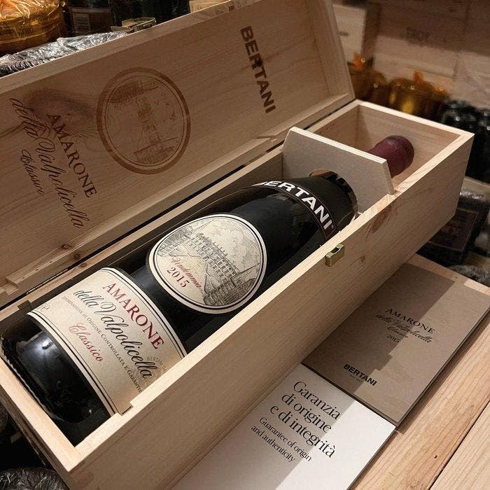 ≥ 2015 Bertani - Amarone della Valpolicella - 1 Magnum (1,5 L) — Wijnen ...